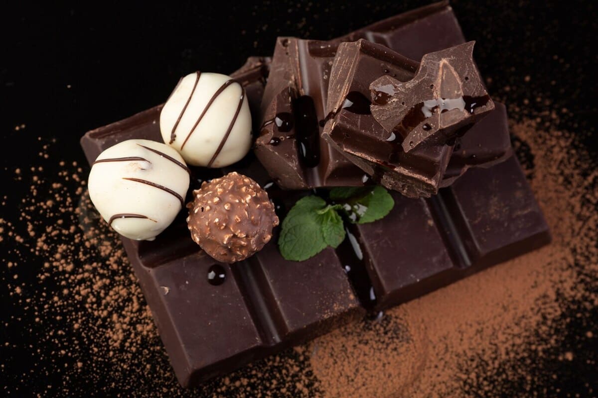 Best 7 Health Benefits of Dark Chocolate : Scientifically Proven ...
